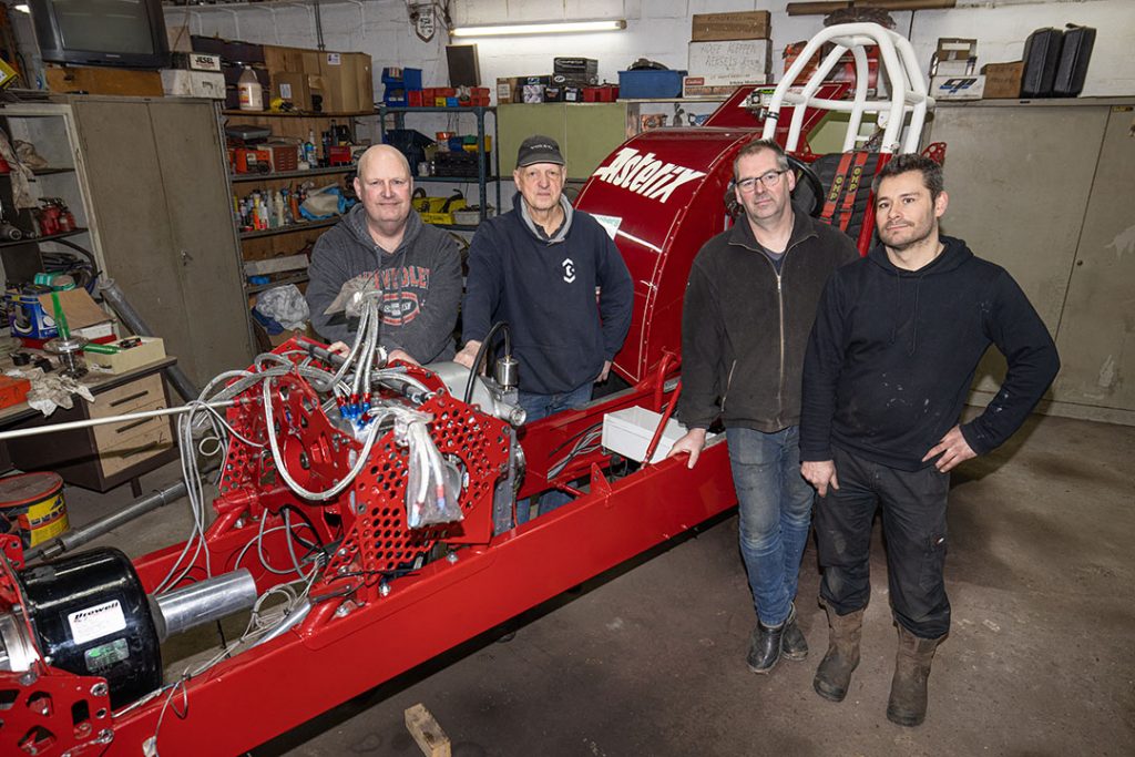 Team Asterix stapelt al 40 jaar V8’en - Trekker