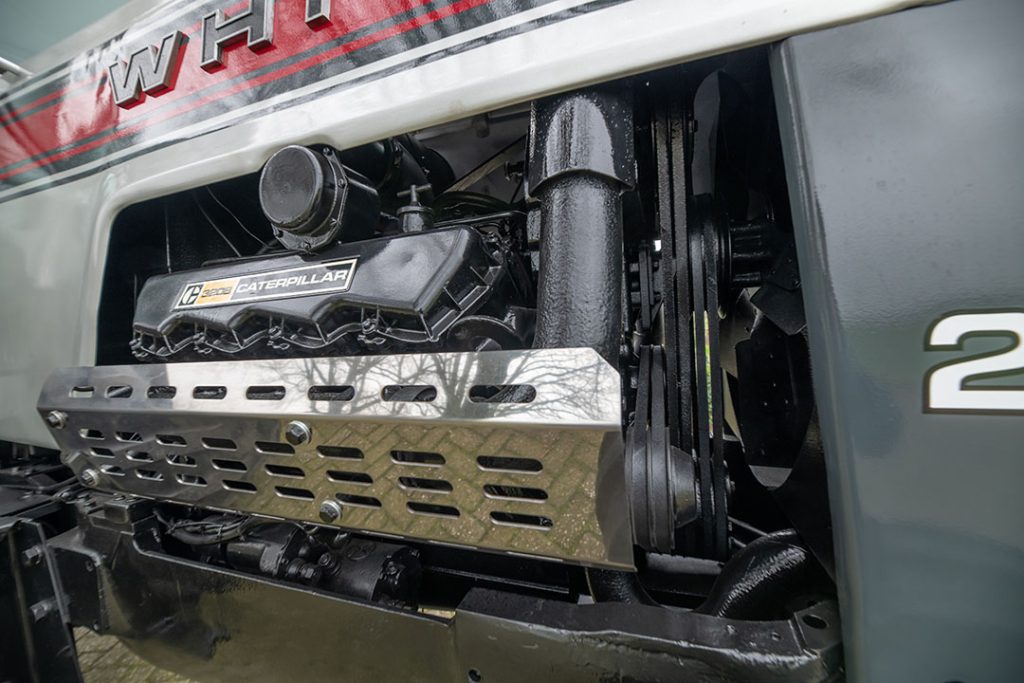 Klassieker | Trekker White Field Boss 2-180 met Caterpillar 3208-motor ...