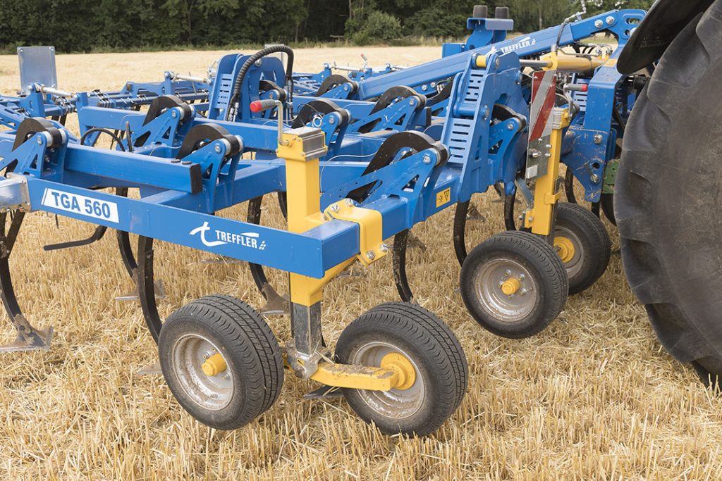 Cultivator Treffler TGA 560 snijdt bijzonder vlak, vanaf 2 cm diep ...