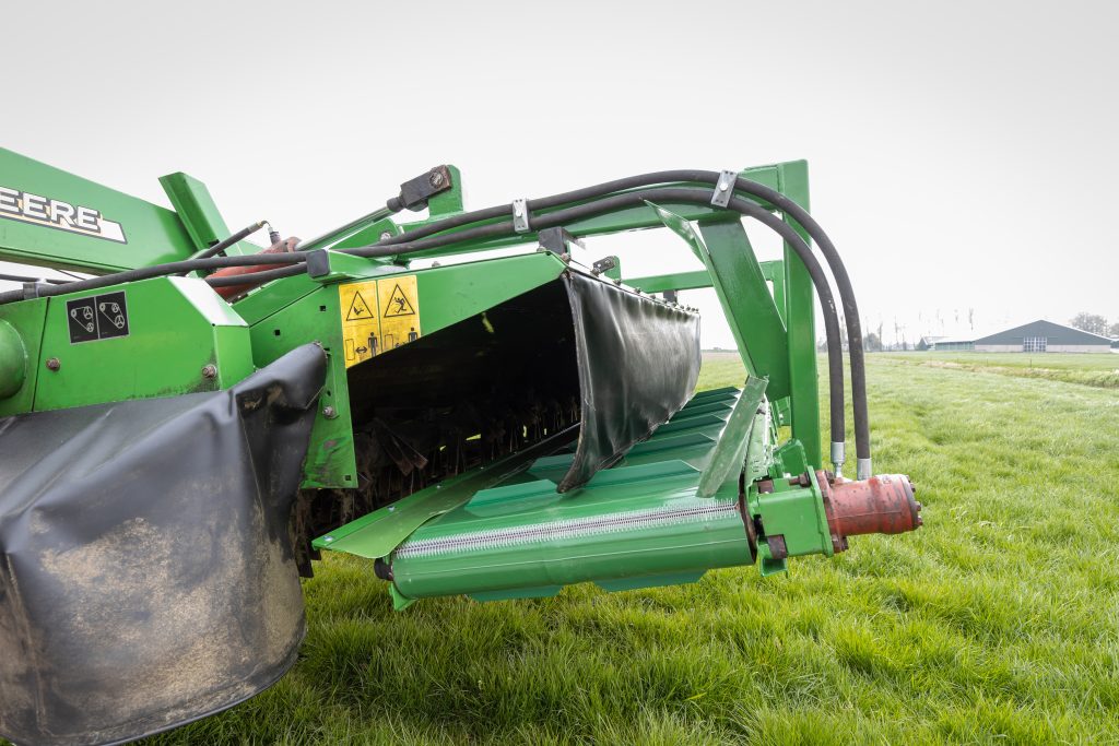 Sleutelaar Marinus Koning bouwt zelf budget-afvoerband - Trekker