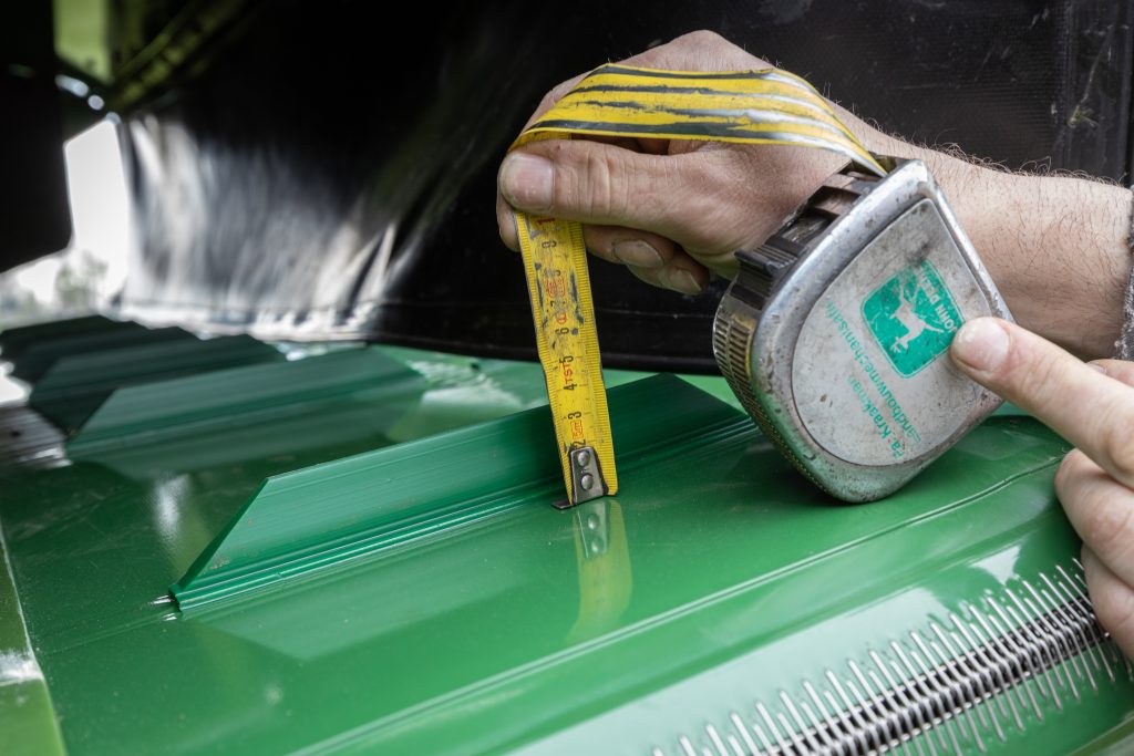 Sleutelaar Marinus Koning bouwt zelf budget-afvoerband - Trekker